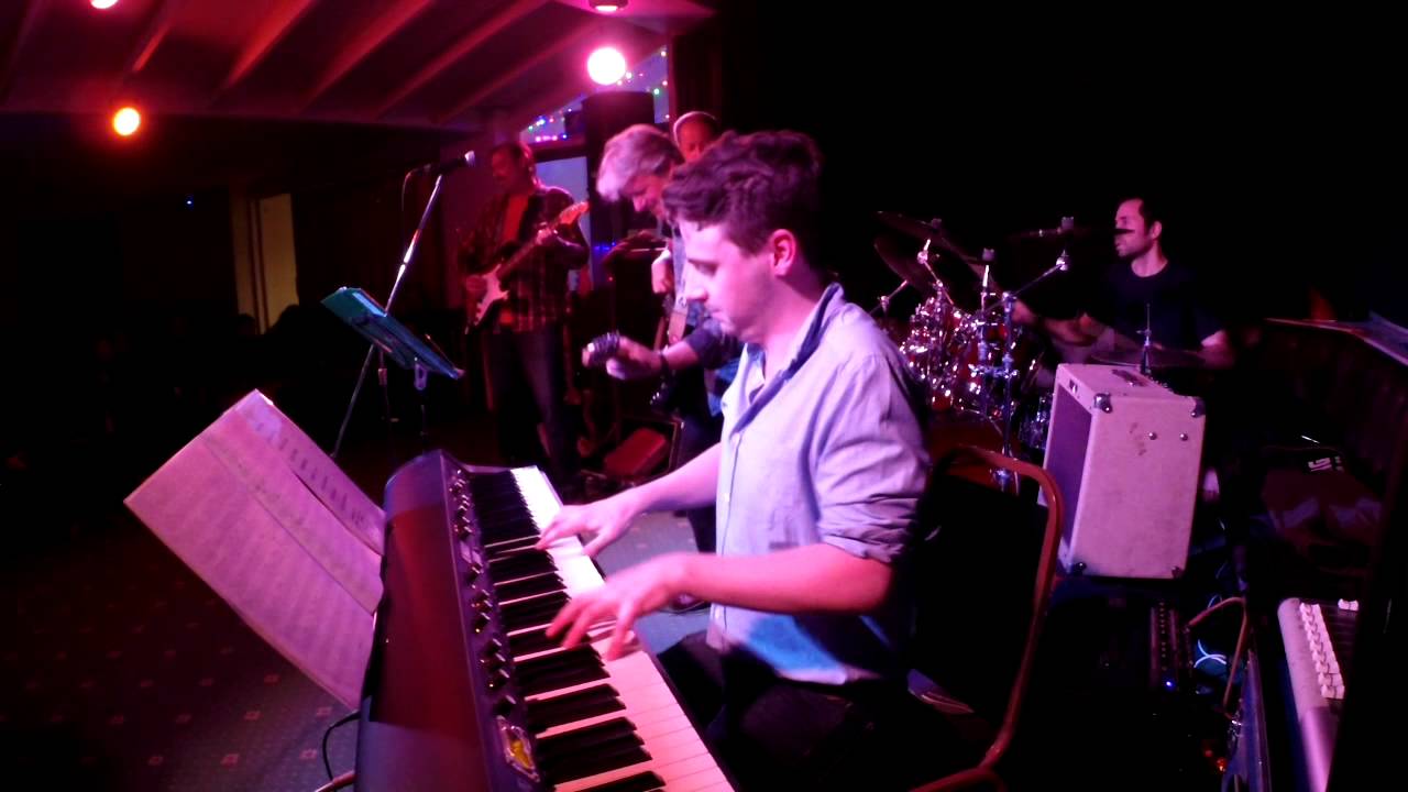 18 Pete Boss & The Bluehearts - She's Tuff - YouTube