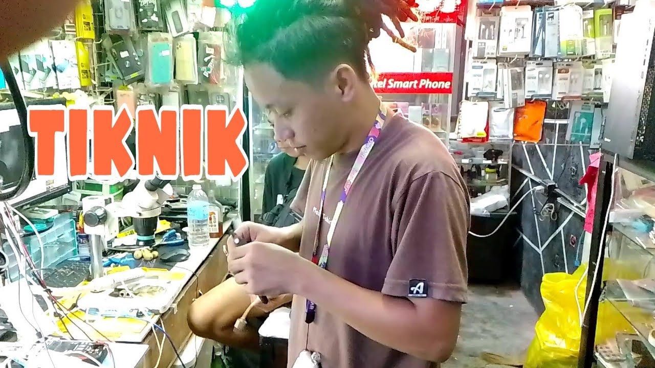 Filipino cellphone technician at work Glenn Kaesser Jamisolamin Board ...