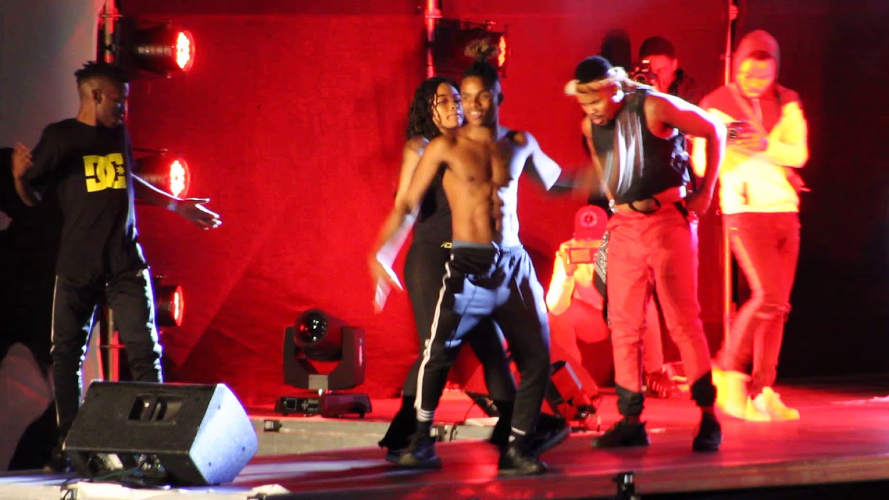 Zulu bass king (Ivyson Tour Durban) - YouTube