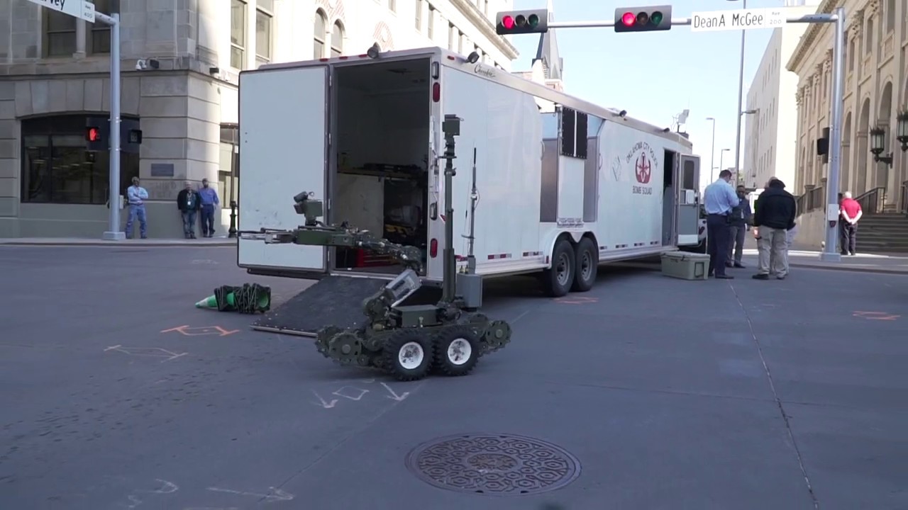 Police bomb squad called over suspicious package - YouTube