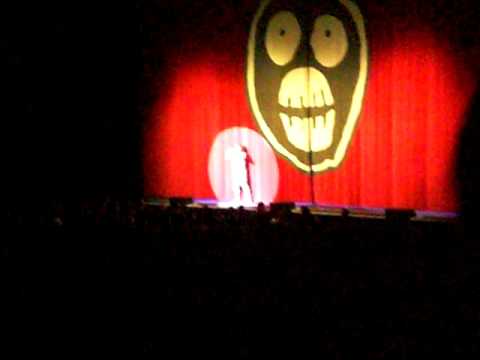 Mighty Boosh live - Bob Fossil dance moves - YouTube