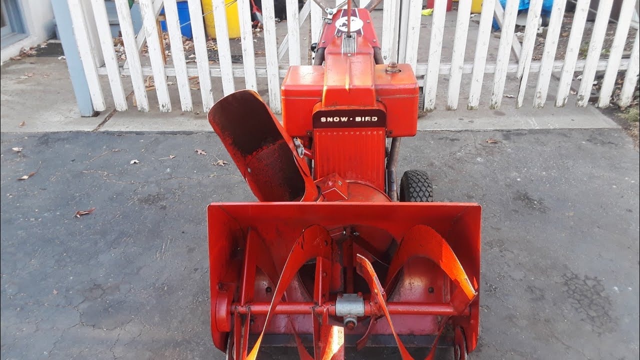 Start and run, operating the 1965 SnowBird S.264 Snowblower. - YouTube