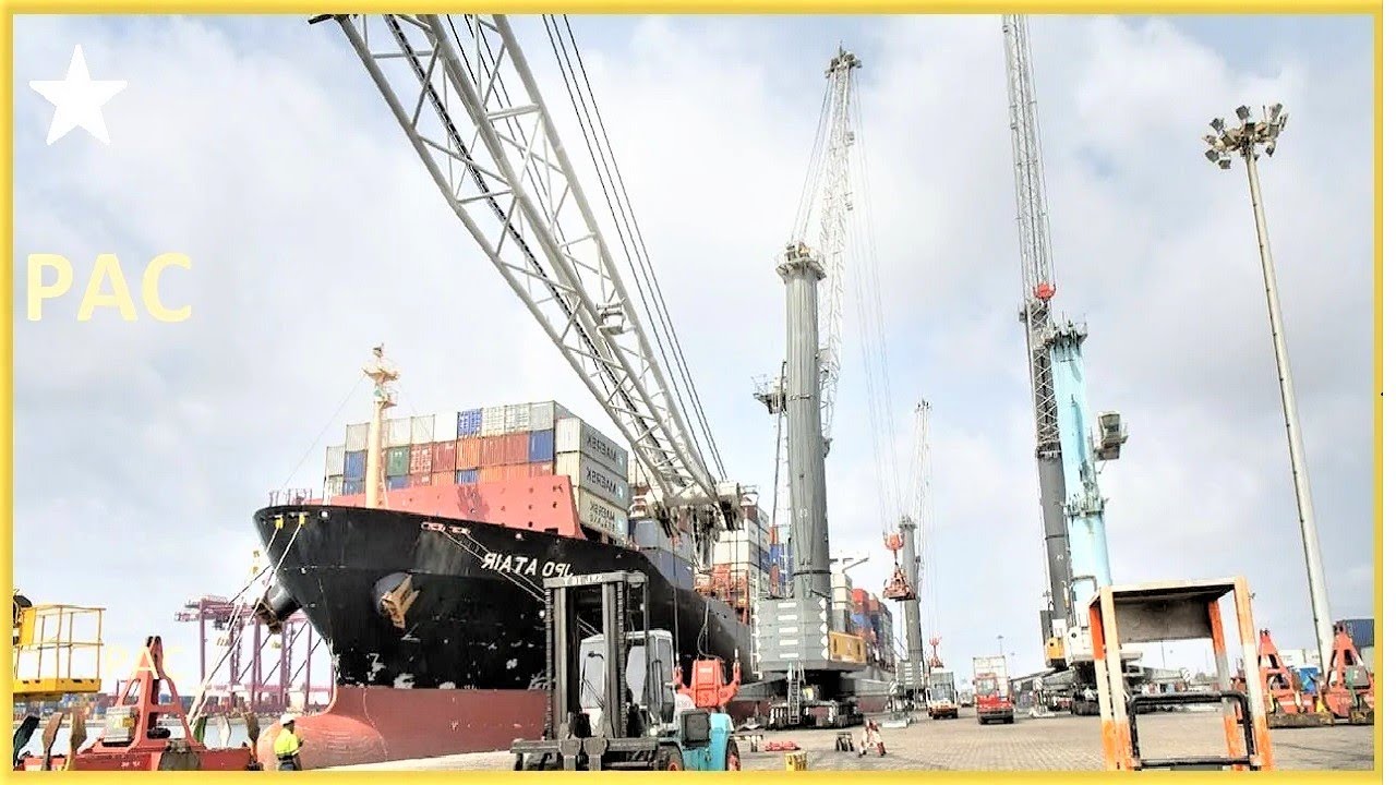 Port Autonome de Cotonou, émergence du Bénin, architecture et nature ...