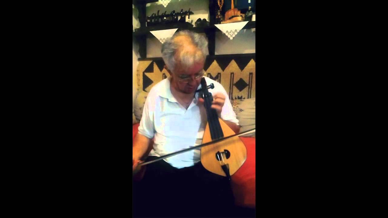Σούστα Μουντάκη - Κρητική λύρα (Μουριά - Κέδρος) - YouTube