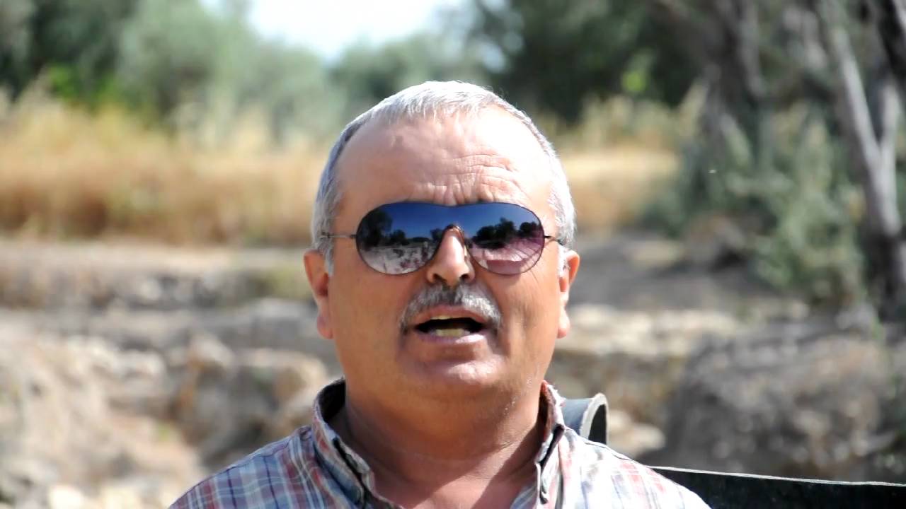 Singing Abu Bashar - YouTube