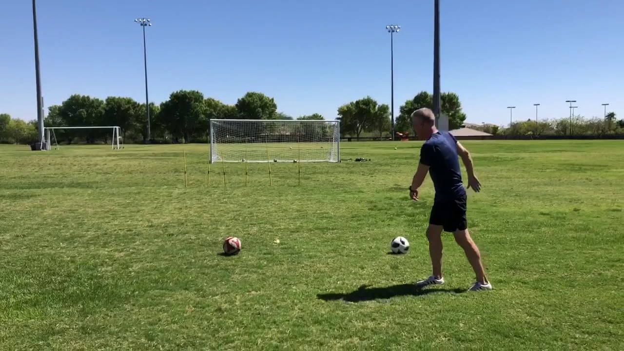 Bend a free kick - YouTube