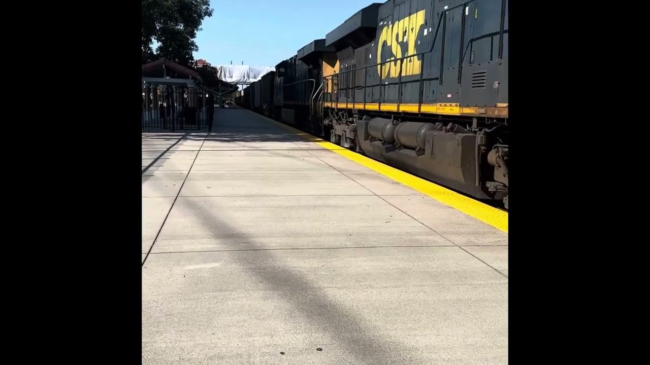 Railfanning in WPB station on a beautiful Saturday afternoon with @gatortrainchaser2080 - YouTube