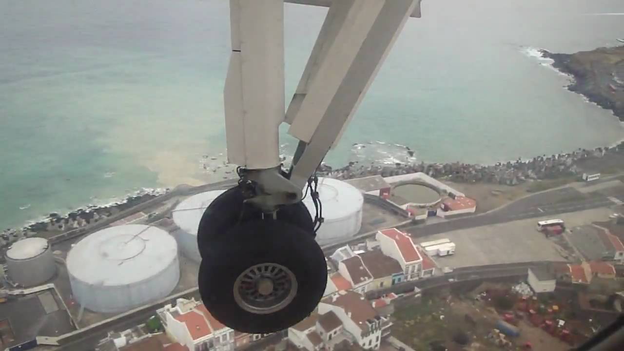 Aproximação e aterragem DASH Q200 SATA (PDL) - YouTube