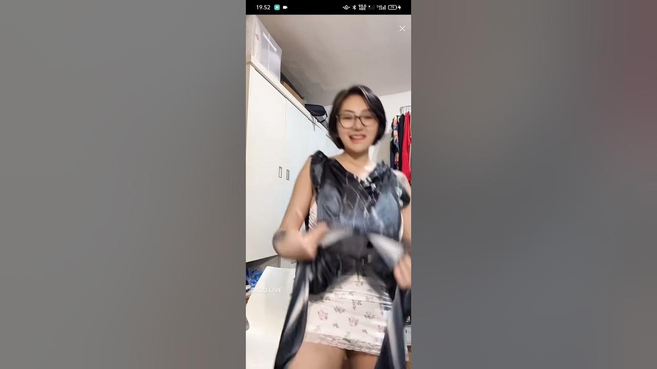 MELLY LIVE BIGO LAGI SAMPEK KE BANNED - YouTube