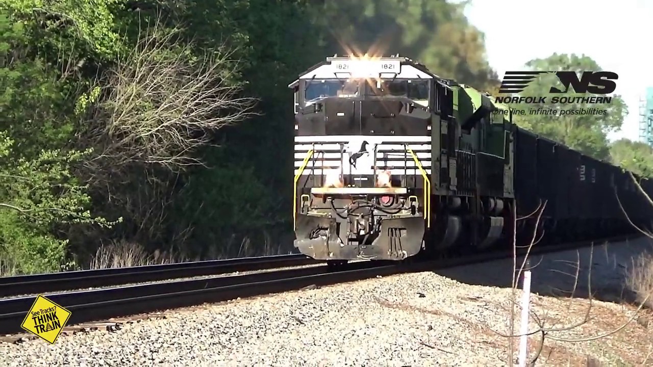 NS 815 with NS 1072 Heritage unit - YouTube