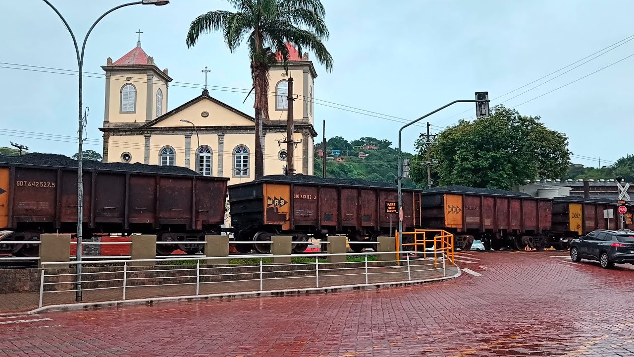 MRS LOGÍSTICA TREM CARREGADO COM CARVÃO NO KM 187 DA LINHA DO CENTRO ...