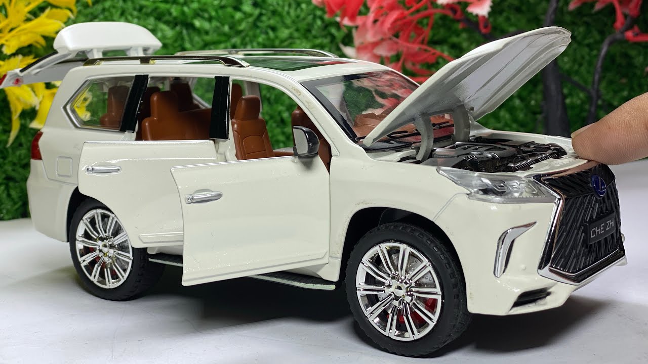 Realistic Miniature of Lexus LX570 1:18Scale Diecast Model Car - YouTube
