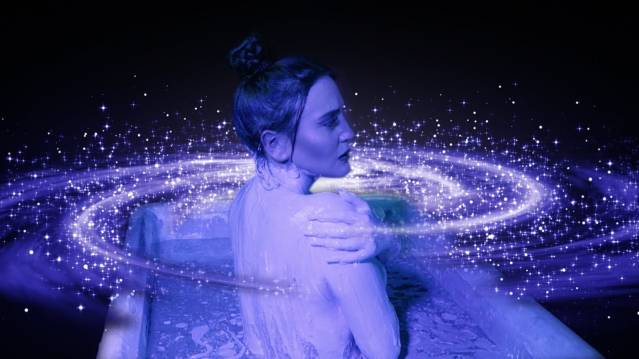 Blue Mary - Días Nublados (Video Oficial) - YouTube