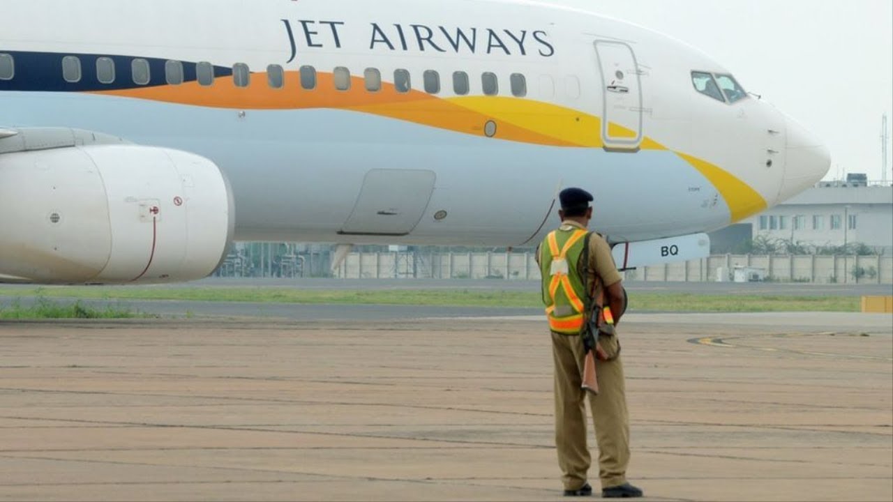 Jet Airways crew held for smuggling money - YouTube