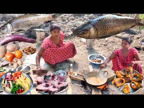 black rohu fish curry|| traditional style cooking by village house wife ...