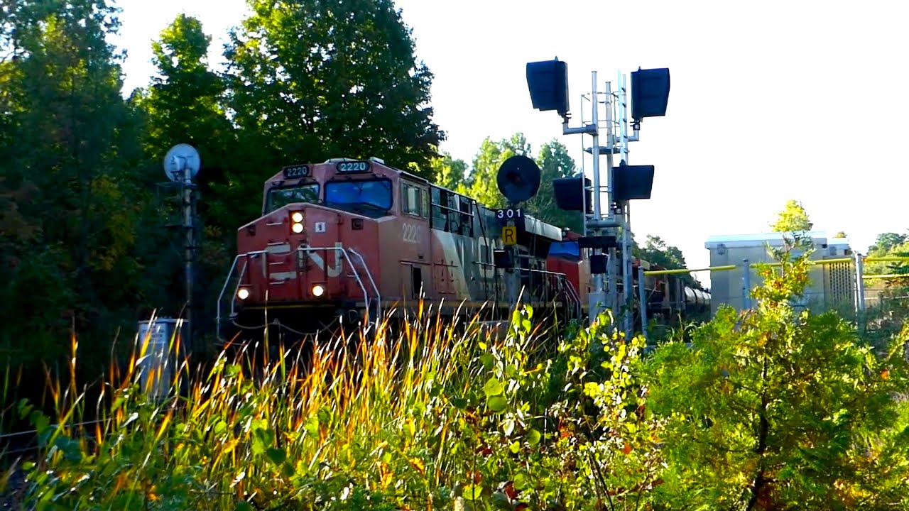 CN train U714 on the Halton sub at MP 30 - YouTube