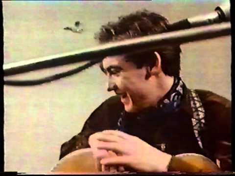 Roddy Frame of Aztec Camera on the Tube, Early 1980s - YouTube