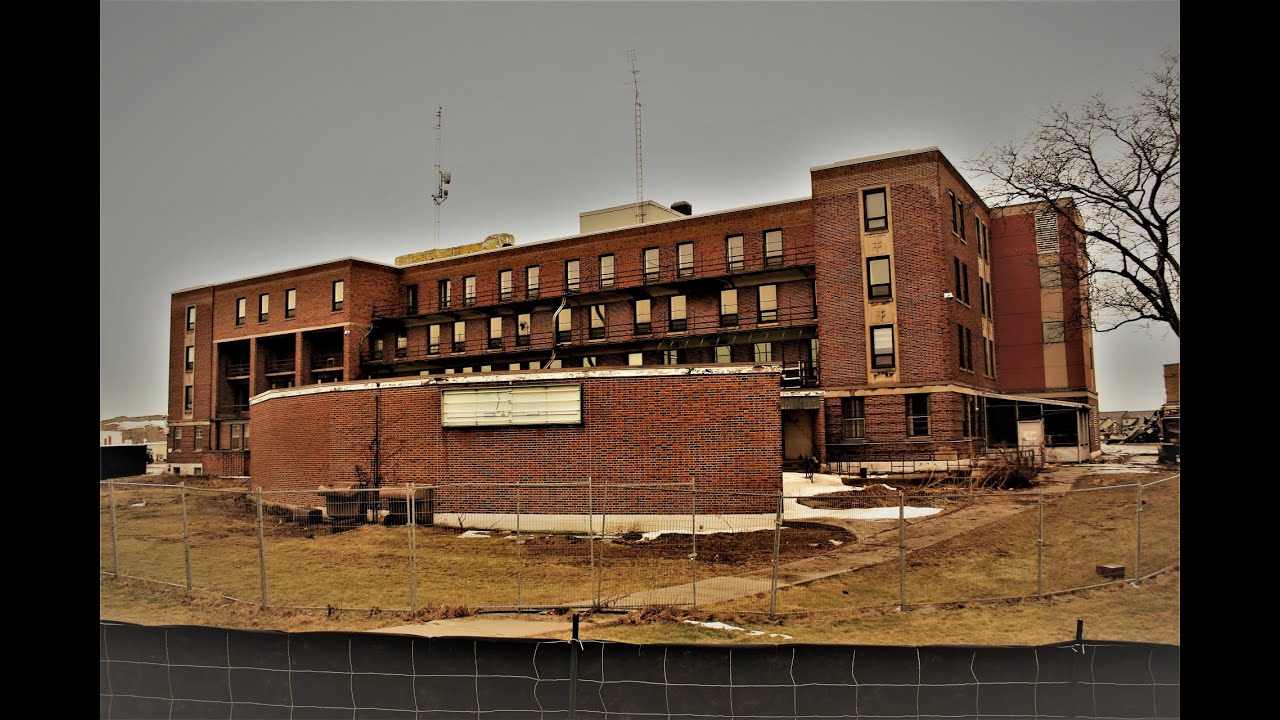 Exploring Abandoned Chedoke Hospital / IT: Chapter 2 Film Set (Gone ...