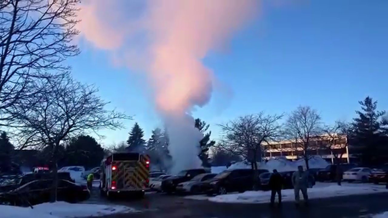 parking lot car fire! - YouTube