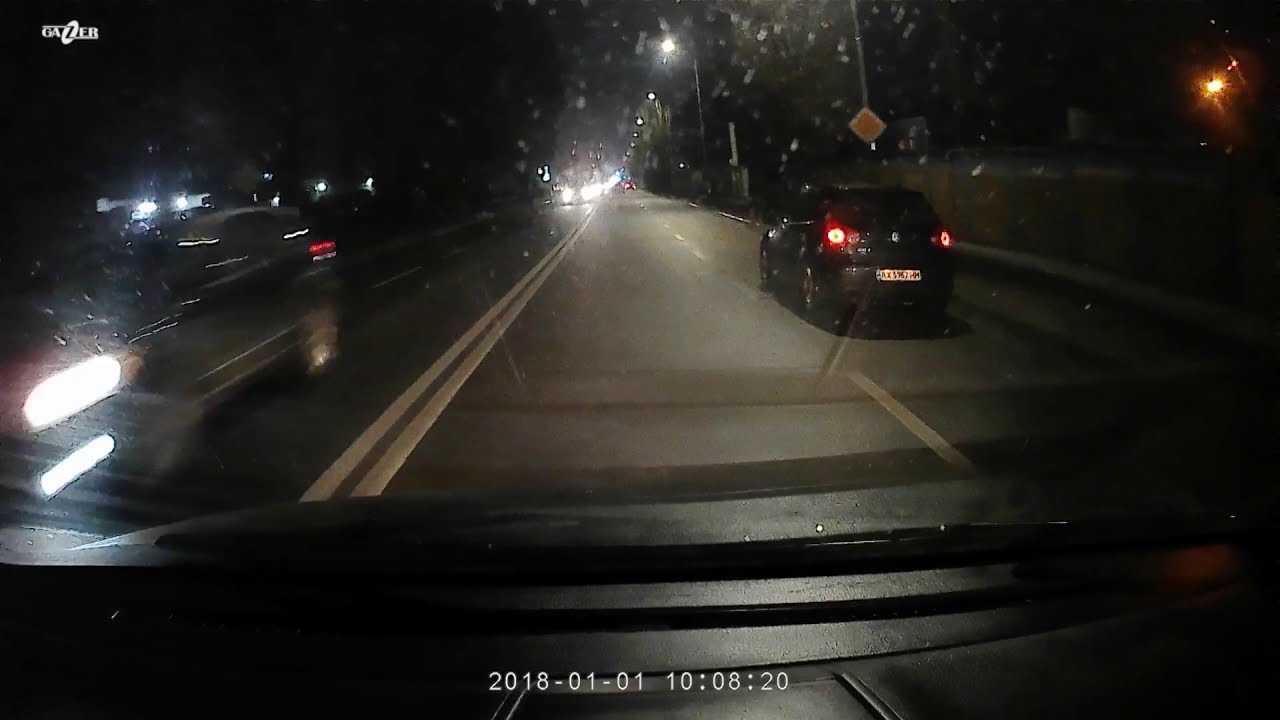 Invisible cyclist at the crosswalk. - YouTube