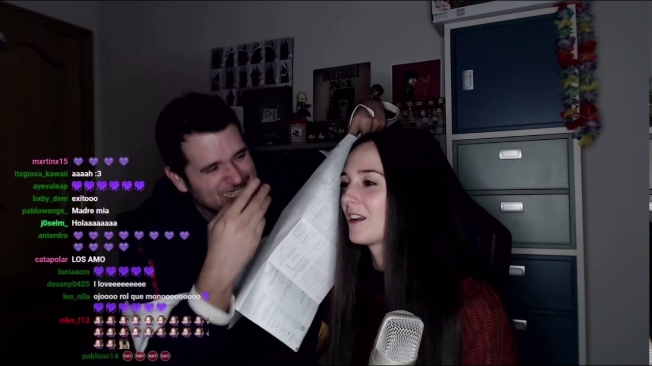 Primer directo de Violetag y PERXITA cuenta una anécdota - YouTube