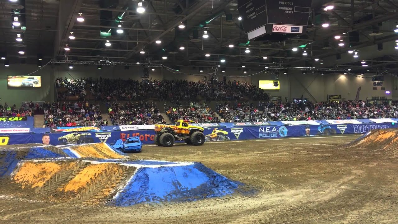 Monster Jam Reno 2016 Freestyle- El Toro Loco - YouTube