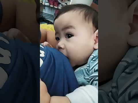 Baby's find way #memories #babies #breastfeeding #short #adorablebaby #cutebaby #infant #viral #fyp