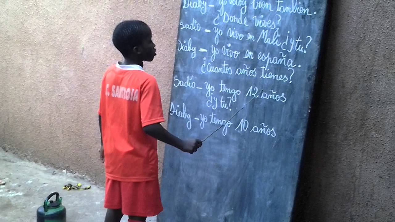 Centre Sadio Diarra - Aprender el castellano - YouTube