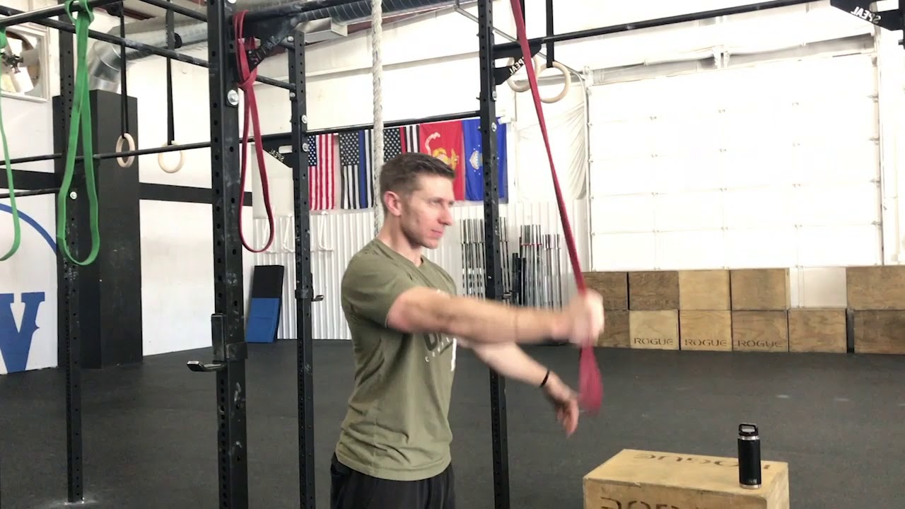 Single and Double Arm Banded Lat Pull Down - YouTube