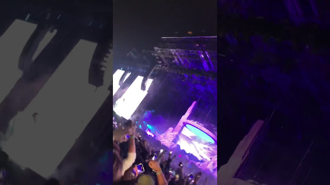Travis Scott going crazy rolling loud 2021 NYC - YouTube