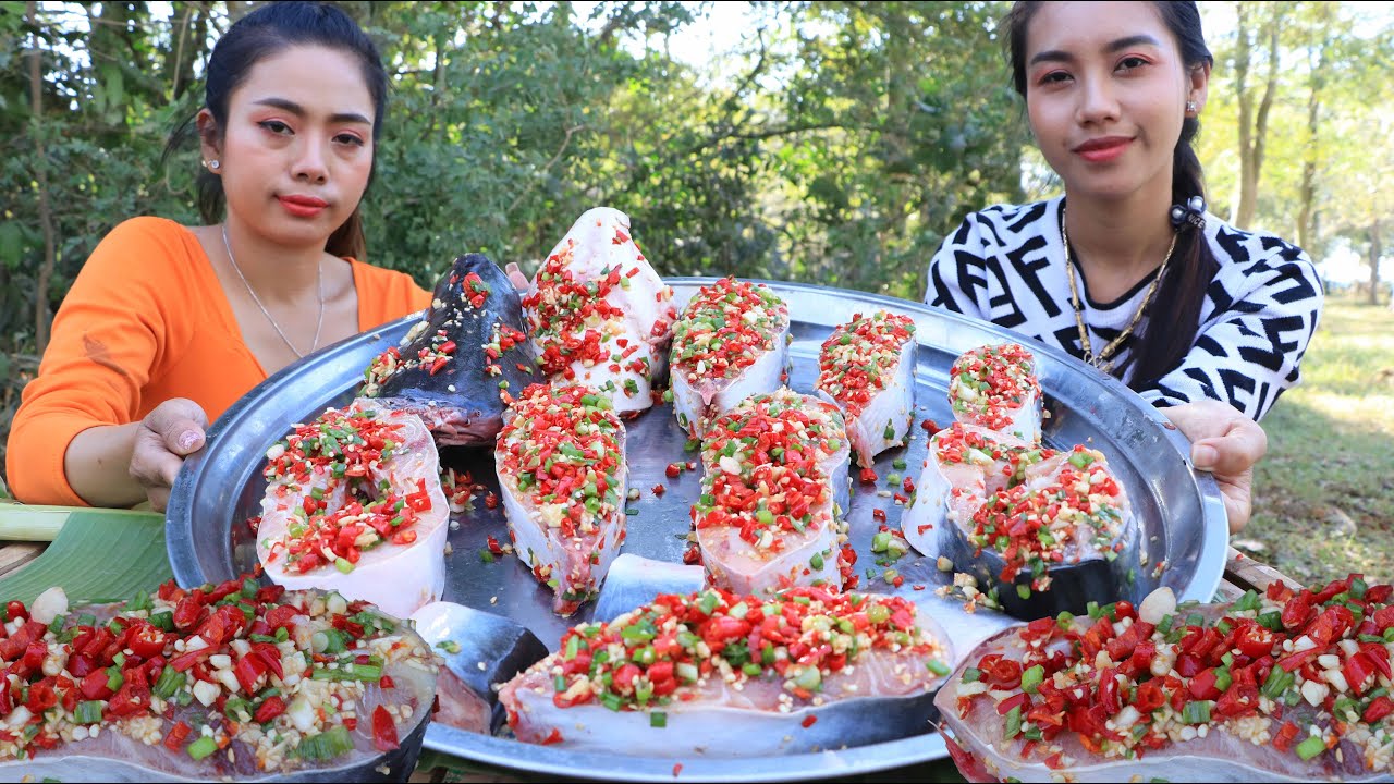 Tasty cooking big fish fried with chili recipe - Amazing video - YouTube