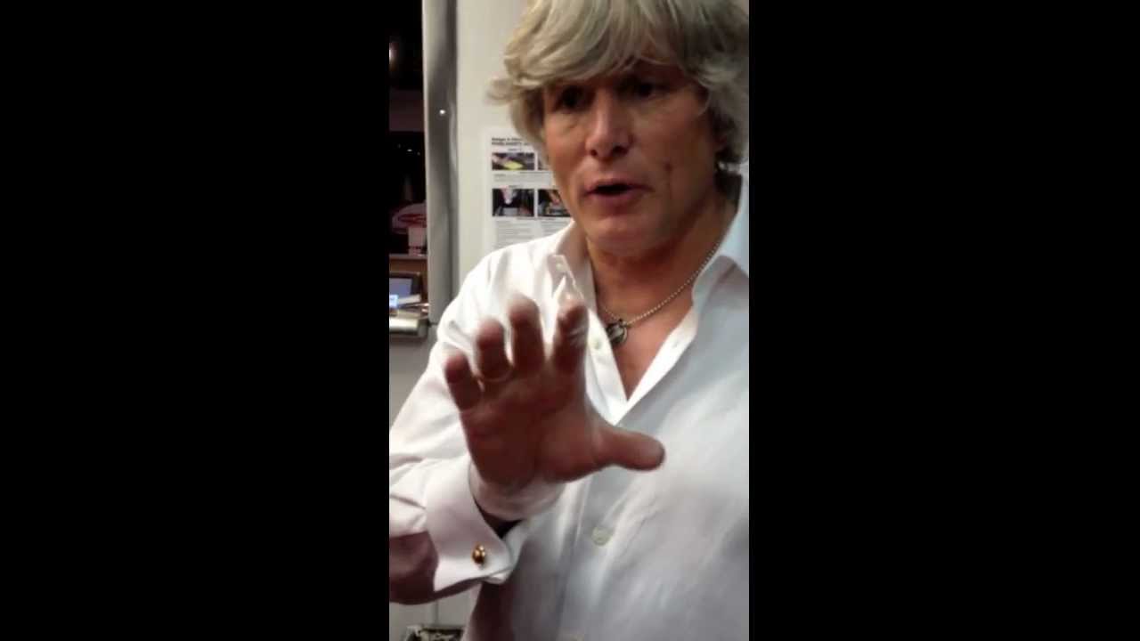 Smashburger founder Tom Ryan in the kitchen - YouTube