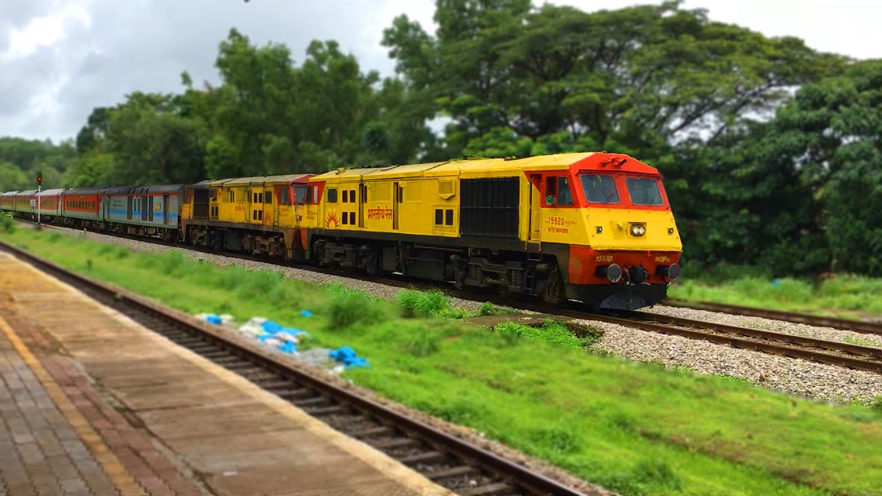 Twin TEJAS WDP3A Diesel locomotives with Lokmanyatilak Ernakulam ...