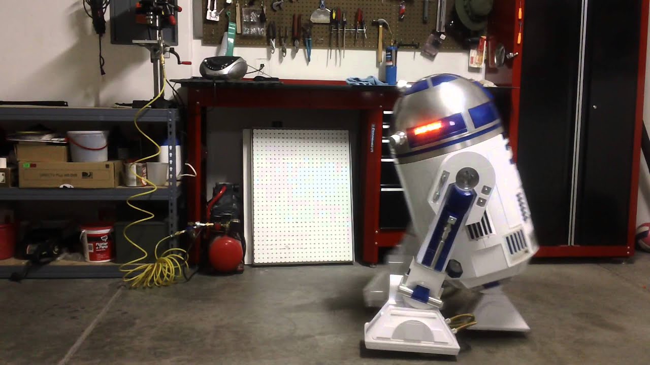 Las Vegas R2-D2 Life size Remote Control Droid - YouTube