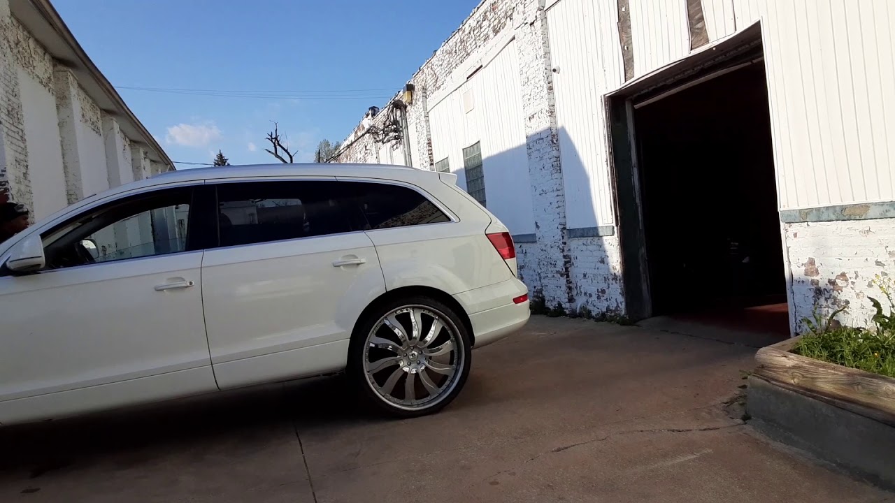 Audi q7 on 26 inch forgiatos - YouTube