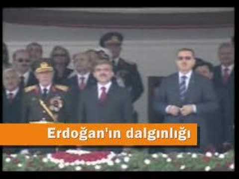 Erdoğan'ın sancak törenindeki dalgınlığı