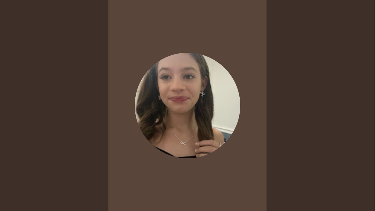 HALLIEEE is live! - YouTube