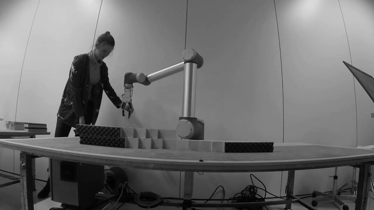 Building my own Wall-design with the Robot - YouTube