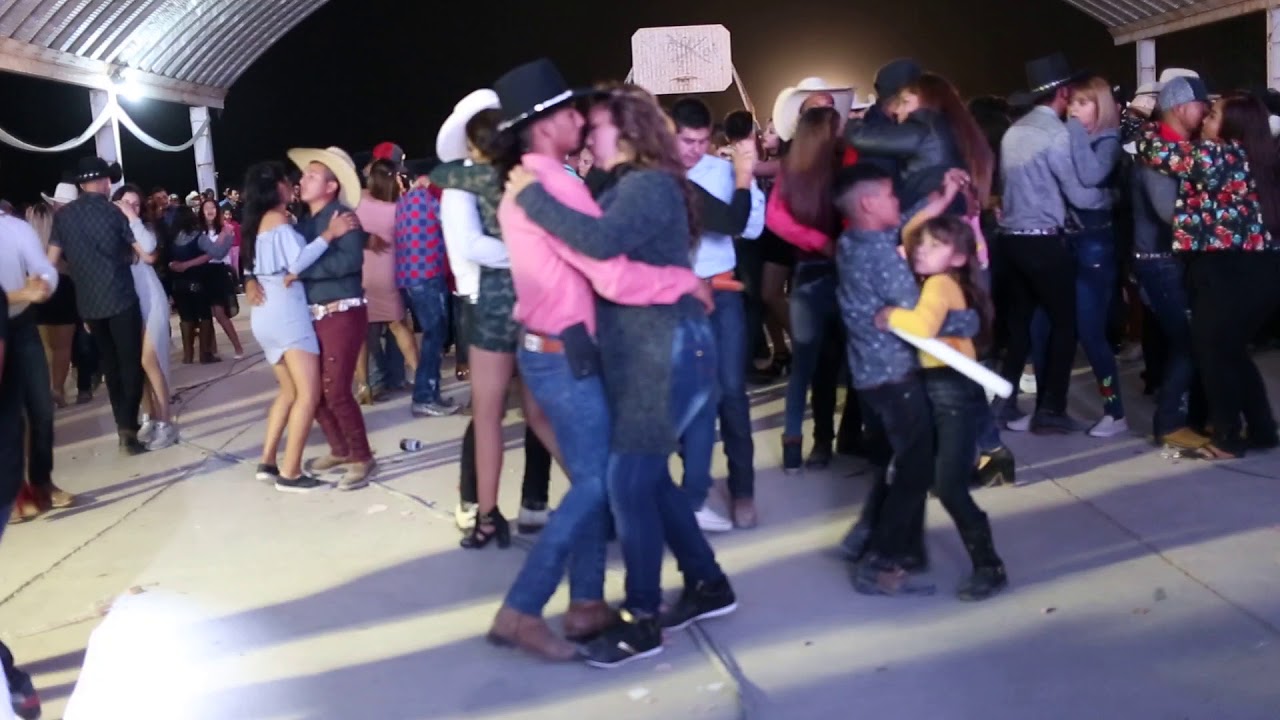 Quince Anos de Emily Olvera con los Contrabandistas de SLP - YouTube