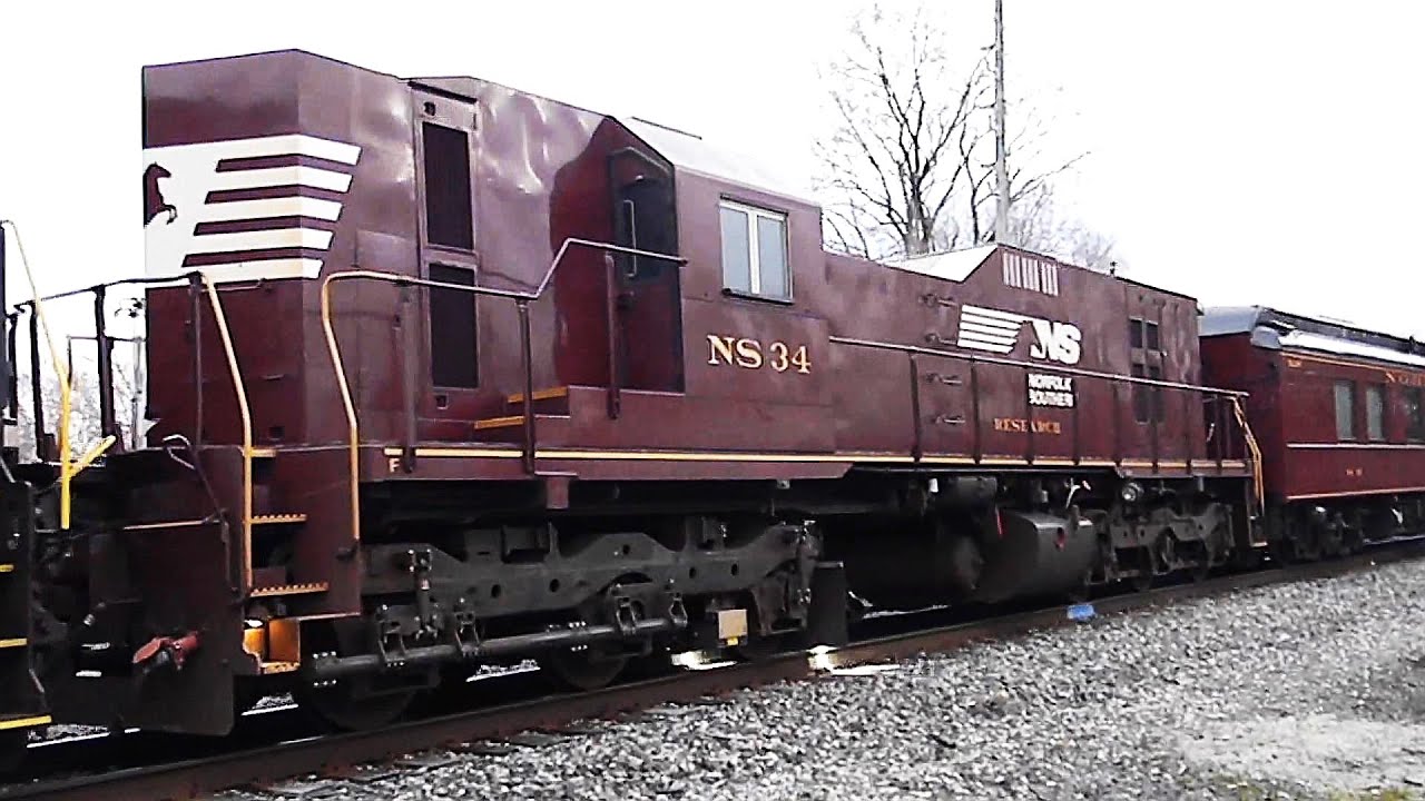 Norfolk Southern "The Brick" Geo Train NS 34 arrives WB at Streator ...