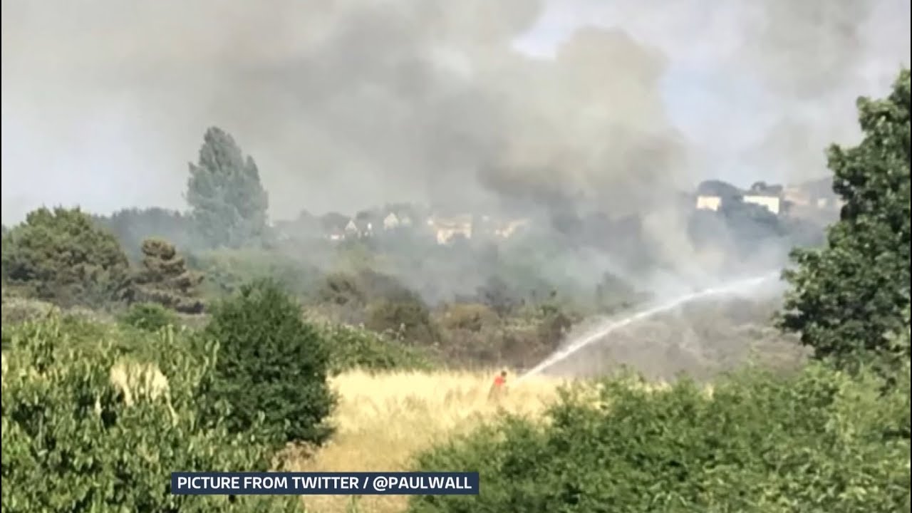 Extreme weather 2018 - Another grass fire in the heatwave (UK) - ITV ...
