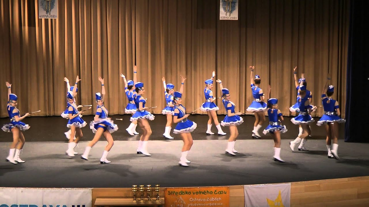 STARS CUP 2014-BATON JUNIOR-MAŽORETKY EXCELENT-Mini - YouTube