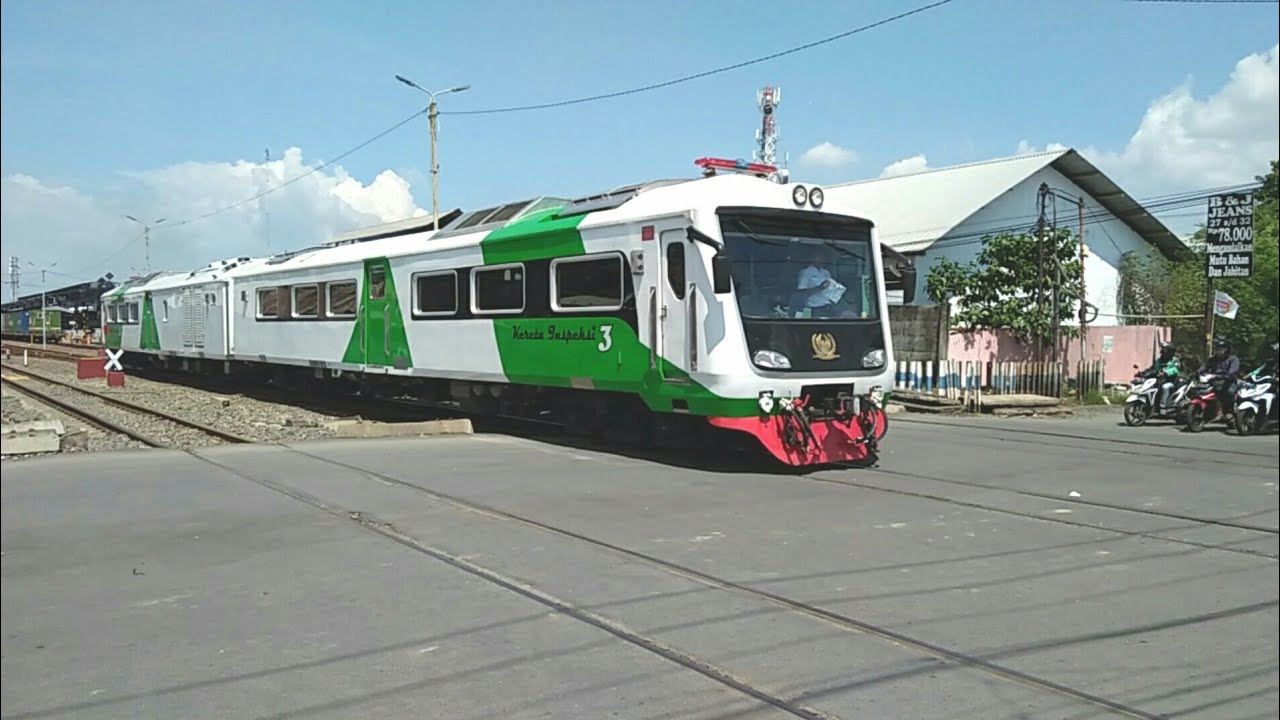 Kereta Api Inspeksi Generasi ke-3 - YouTube