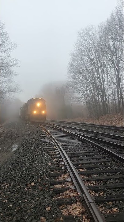Ghost Csx train thru the fog - YouTube