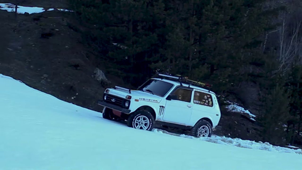 Lada Niva Hard Snow Drive Part 2 - YouTube