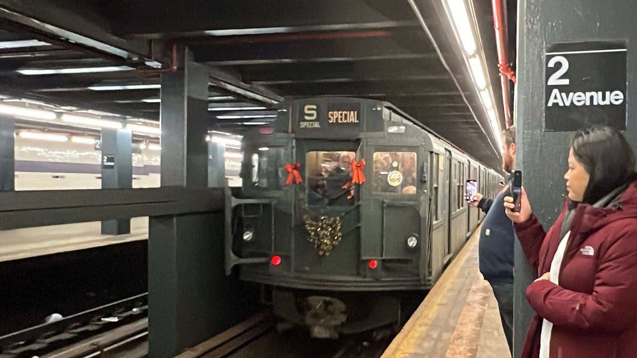 MTA New York City Subway Nostalgia holiday Train r1/9 departing 2 ave ...