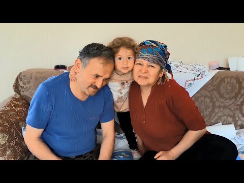 Babaannesini Ve Dedesini Çok Seven Küçük Kız