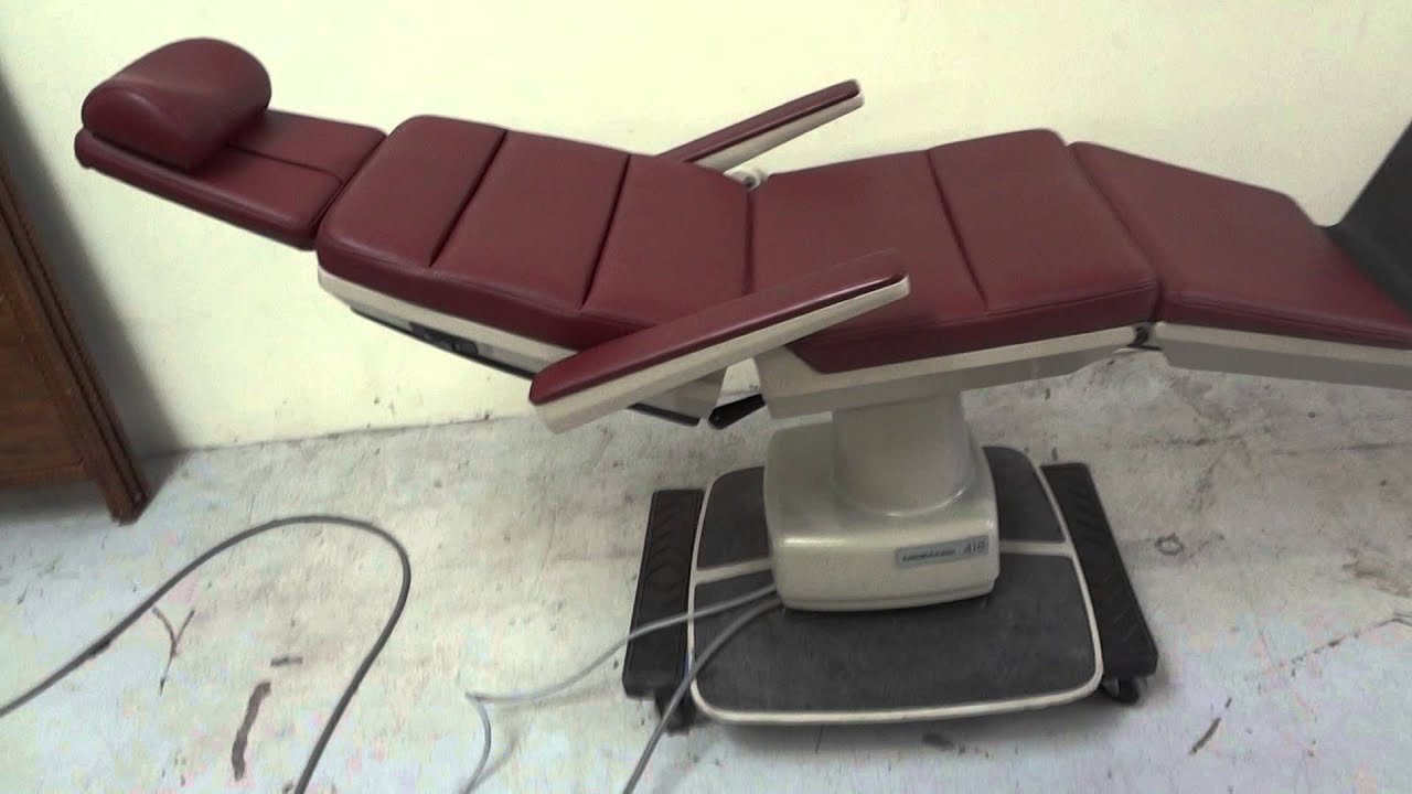 MIDMARK 418 Power Exam Chair W/ Footswitch - YouTube