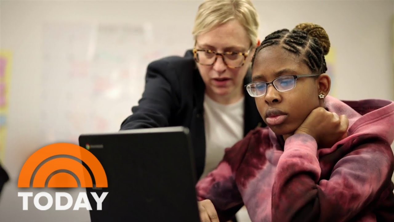 How AI is helping students improve in reading and writing - YouTube