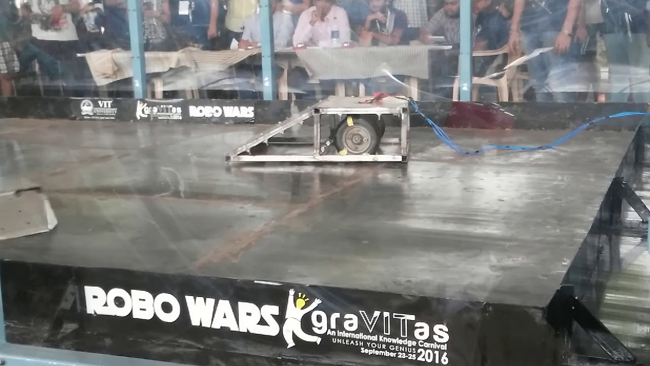 VIT Robowars 2016, SRM Team DIRT - 2nd Match - YouTube